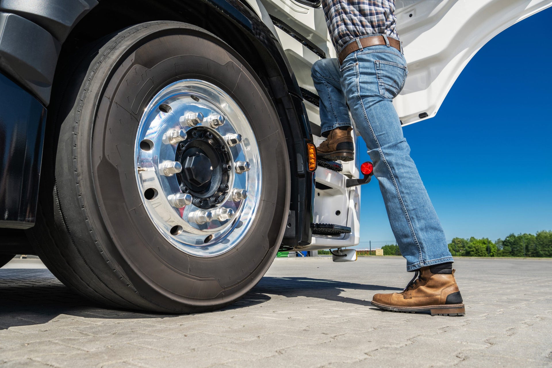 Tires for Towing: Load Index, Ply Ratings, and Proper PSI – GEN-Y HITCH